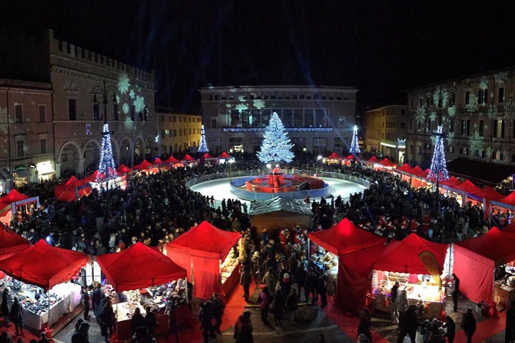 Natale nelle Marche con i bambini - FamilyGo Natale nelle Marche con i bambini - FamilyGo